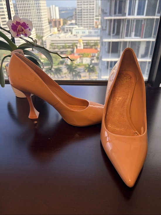 Vince Camuto | Shoes | Nude Vince Camuto Pumps Size 9 | Poshmark
